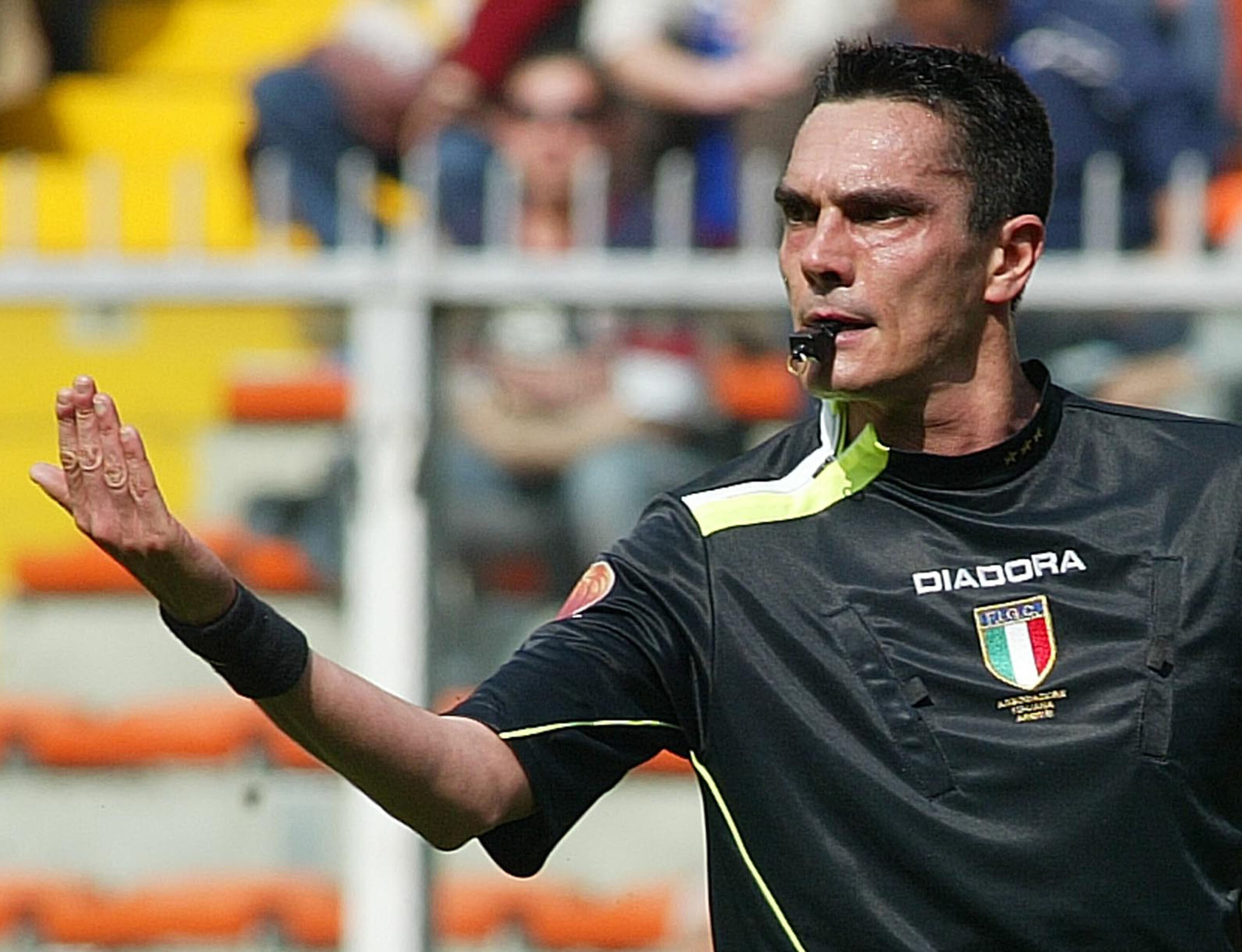 Salernitana-Napoli, il fuorigioco della discordia. L'ex arbitro Saccani ...