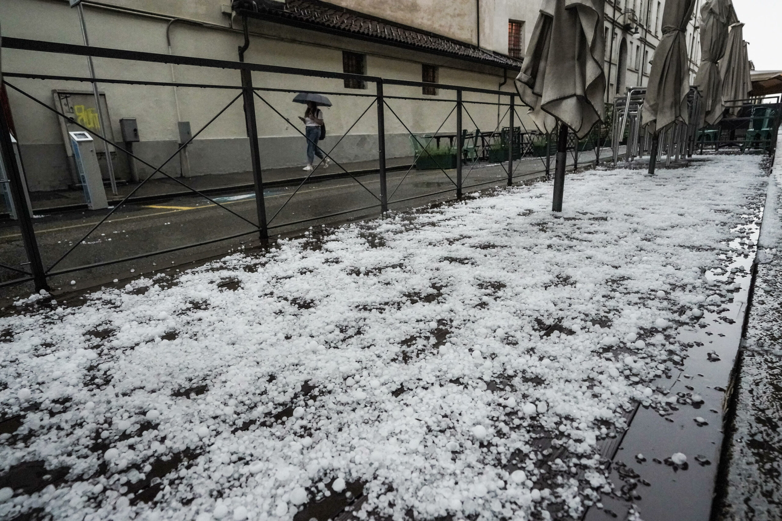 Graupel: cos'è e come si forma questo fenomeno atmosferico accaduto...