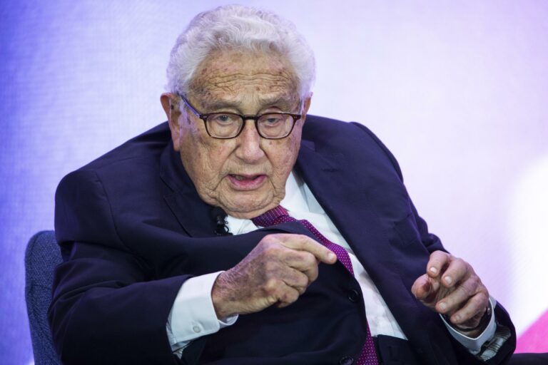 Kissinger a Moro: "Lei la pagherà cara". Ecco cosa significa la fra...