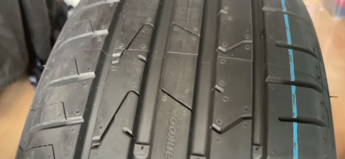 Cosa succede se uso le gomme estive in inverno? • TAG24