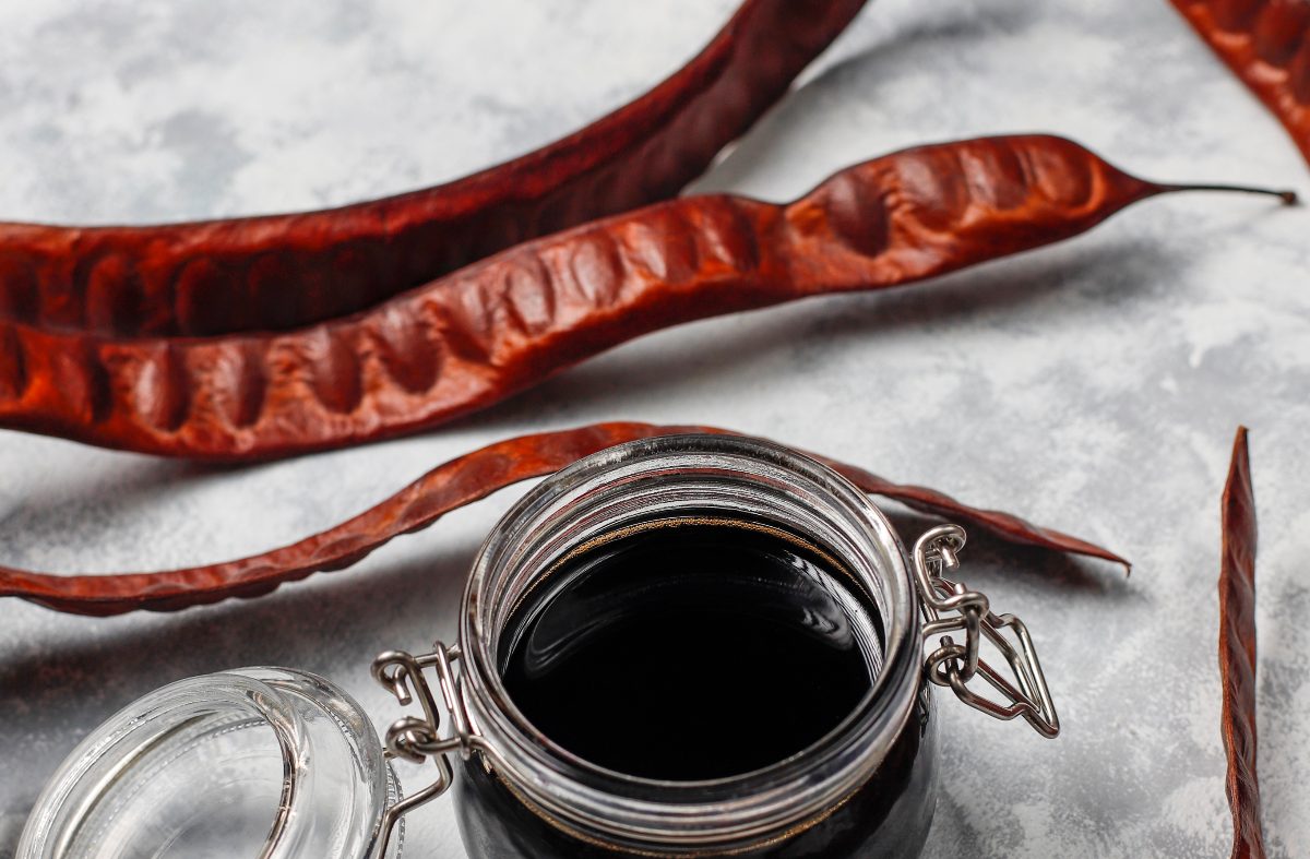 Carrube: cosa sono, proprietà e controindicazioni. Può mangiarle ch...