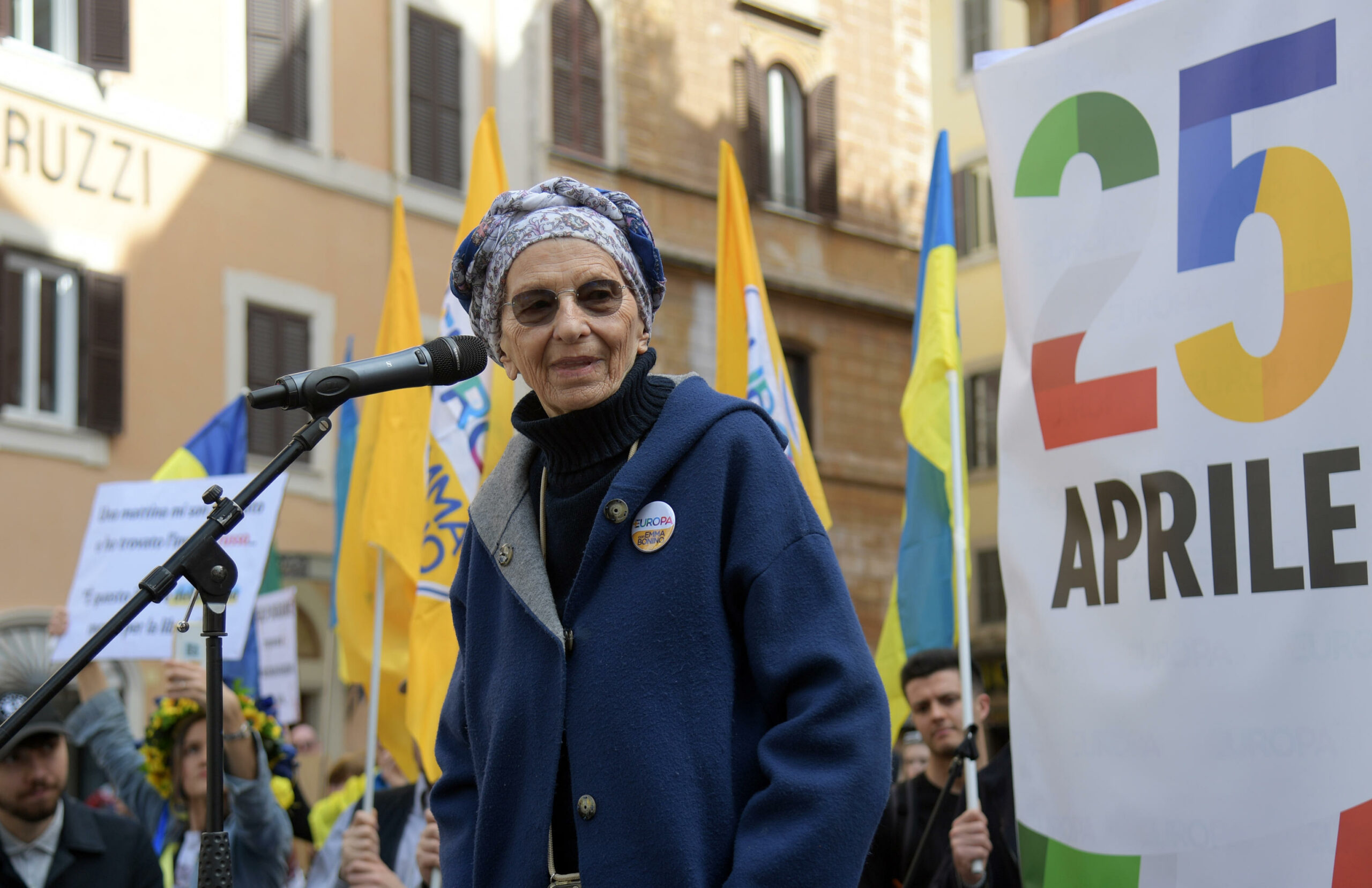 Emma Bonino, perché indossa sempre il turbante? • TAG24