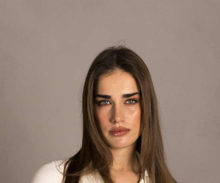 Clara, tracklist del "Primo" album d'esordio con cui si esibirà nel suo ...