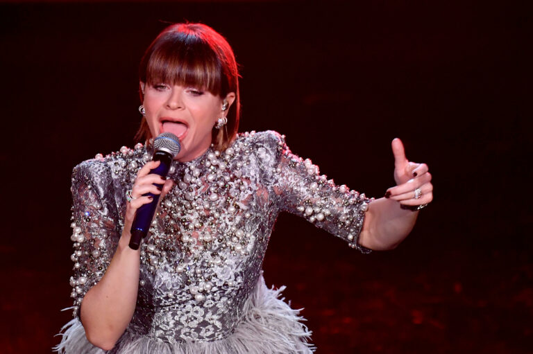 Alessandra Amoroso: età, altezza, fidanzato, dove è nata e dove vive la ...