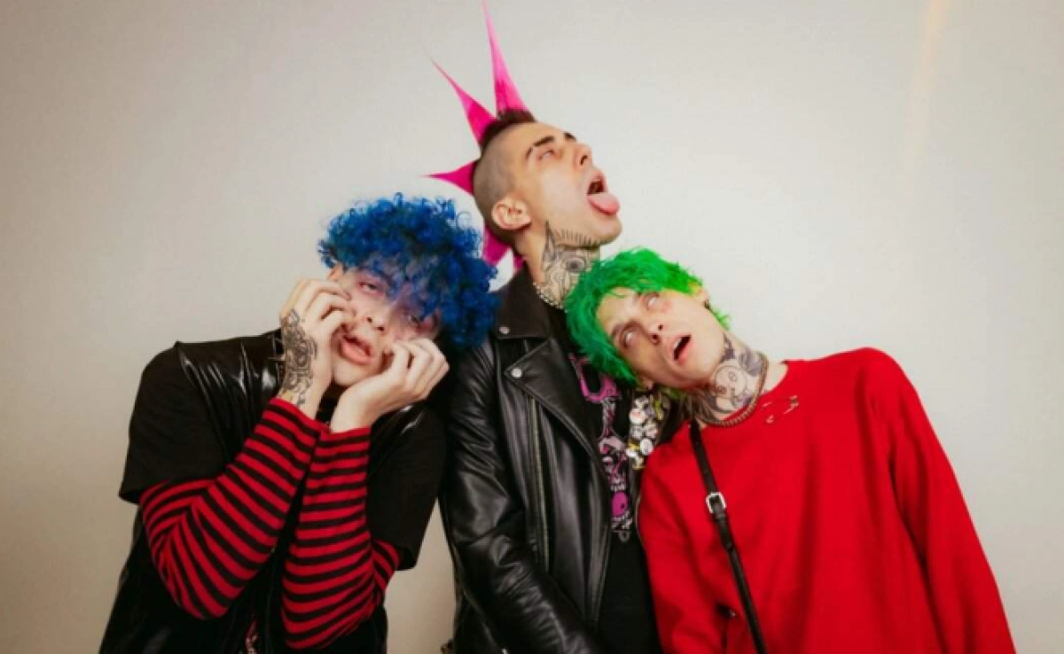 La Sad, perché si chiamano così? Biografia del trio • TAG24