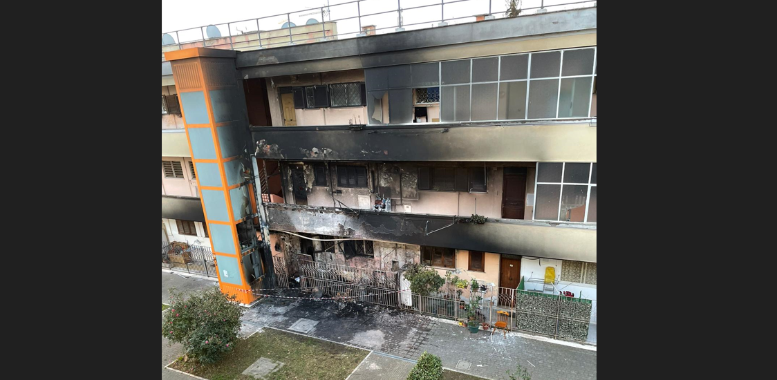 Roma, incendio a Primavalle: rogo nelle case popolari di via Federico ...