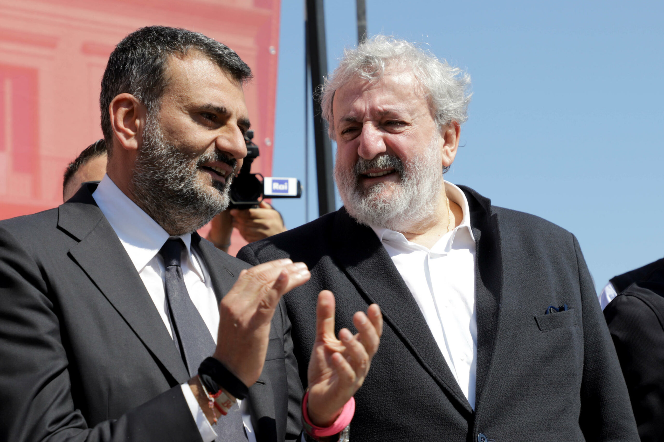 Emiliano, Decaro e il boss Capriati, scoppia la polemica ma ecco cosa ...