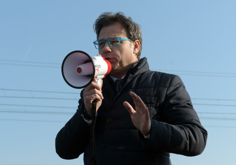 Dossieraggio, l'eurodeputato "spiato" Angelo Ciocca (Lega): "L'Italia ...