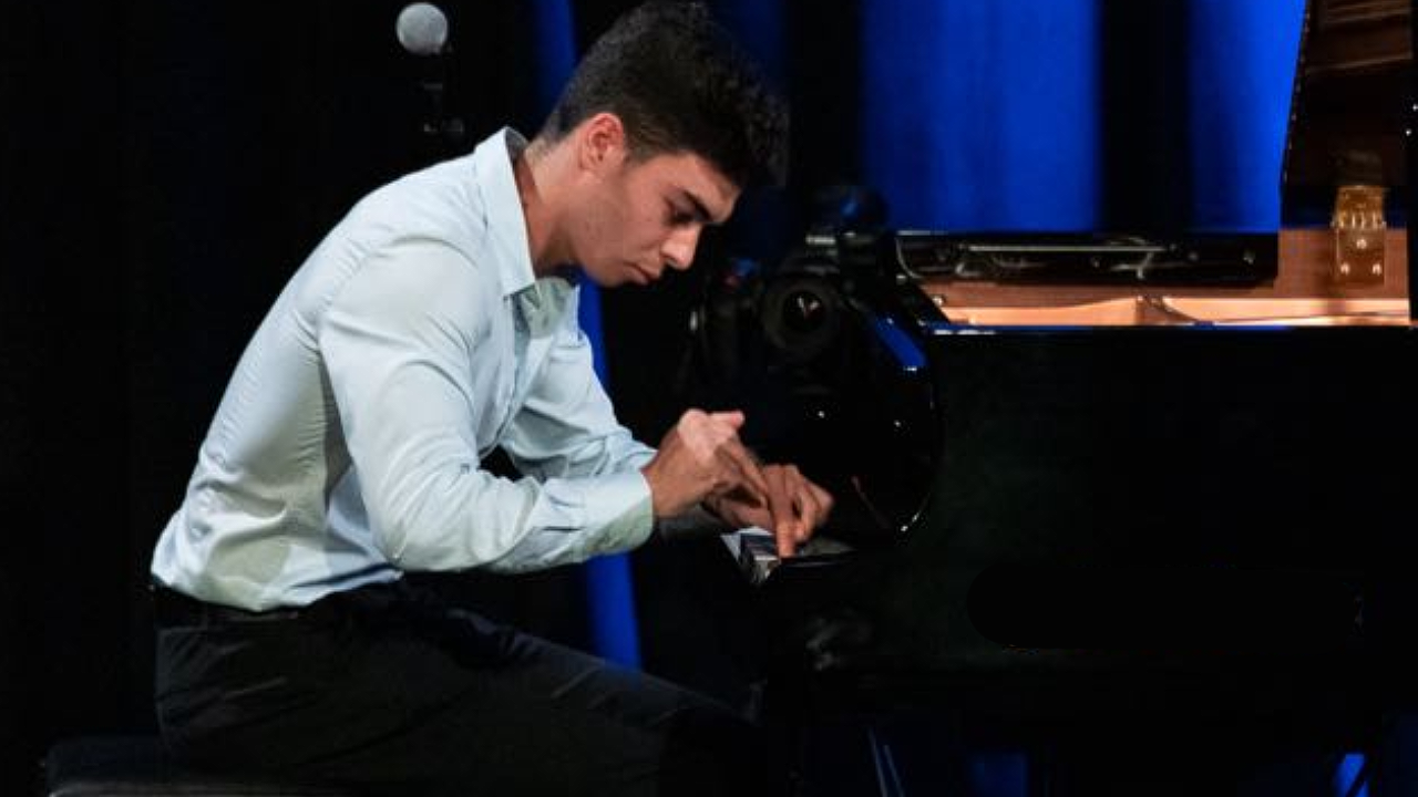 Gabriele Rossi, il pianista di tiktok da Tu sì que vales alla tournee con Gabry Ponte: “Mi ...