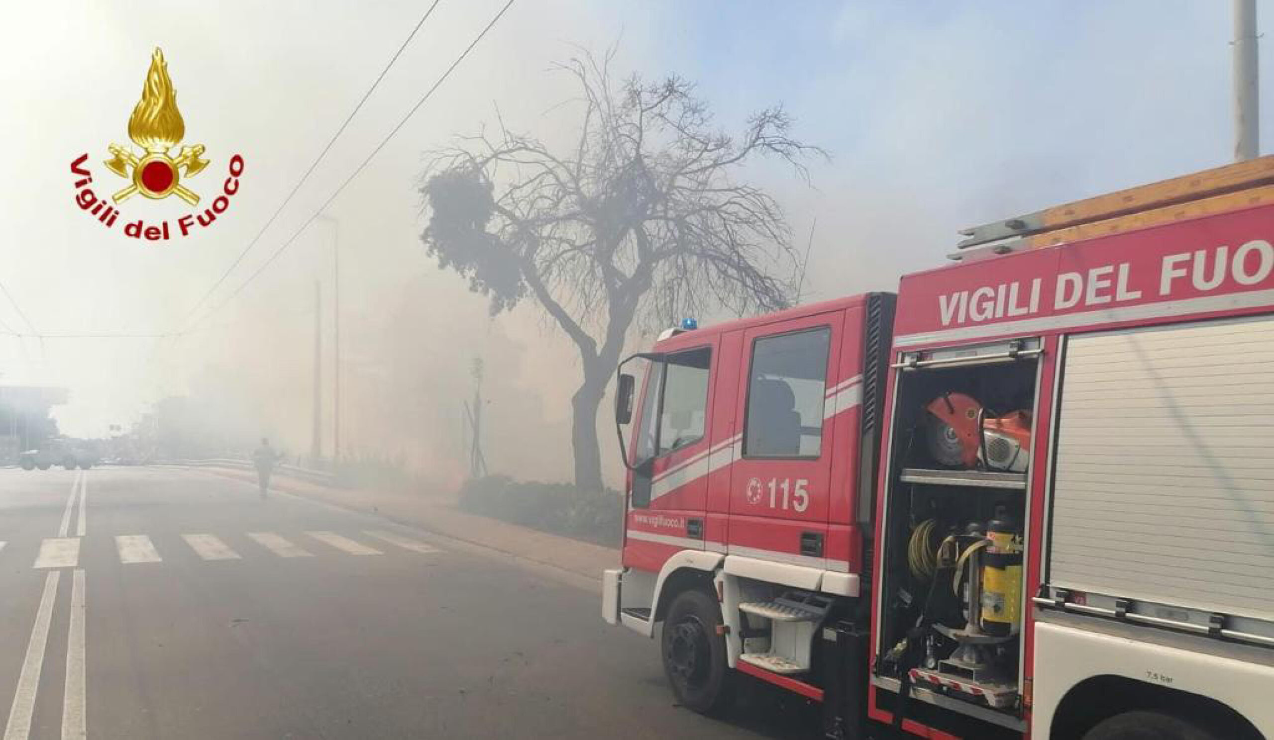 Cagliari, incendio a Monserrato: in fiamme campi e rifiuti in via Riu ...