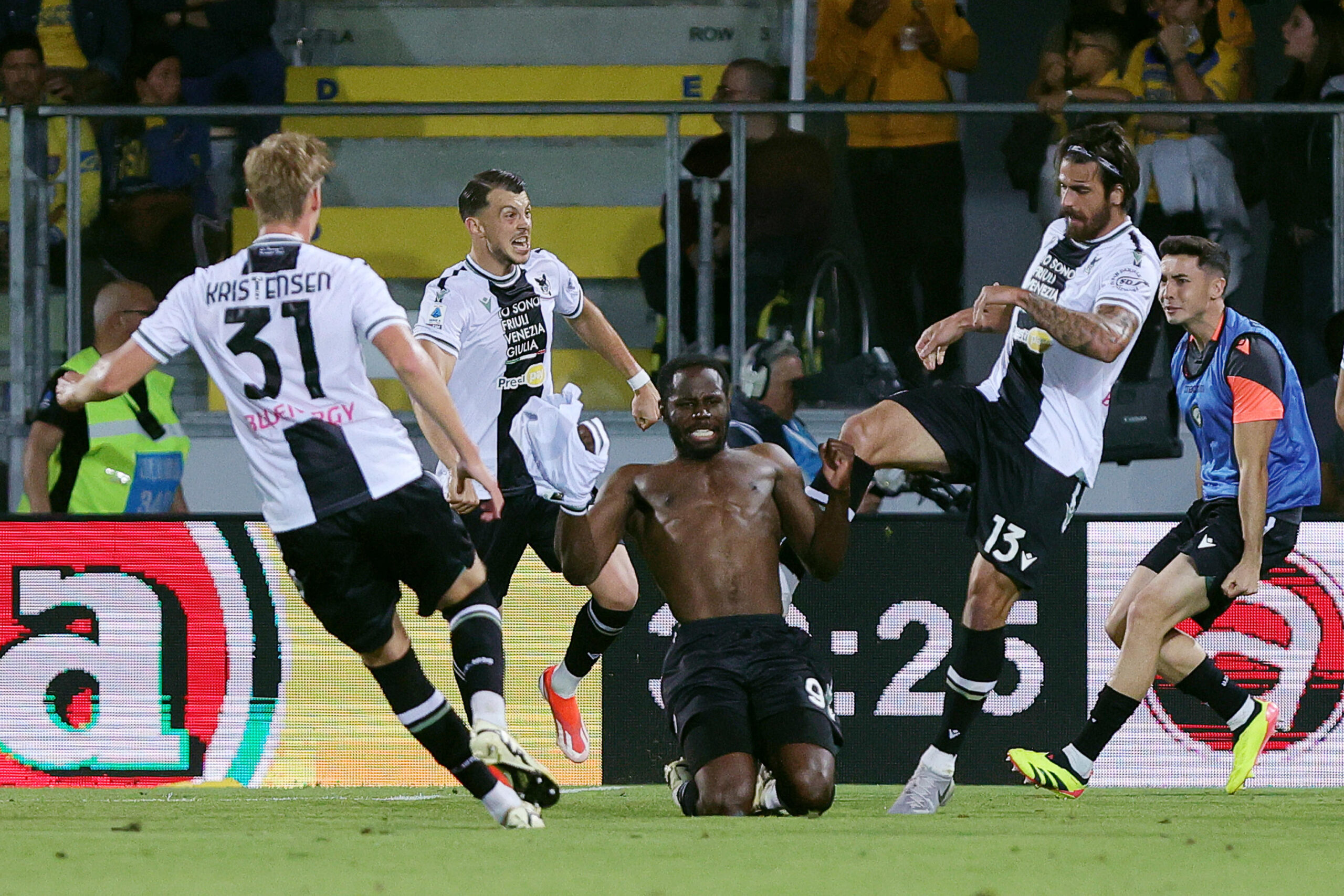 Chi è Keinan Davis che ha condannato il Frosinone in B? Età, carriera e ...