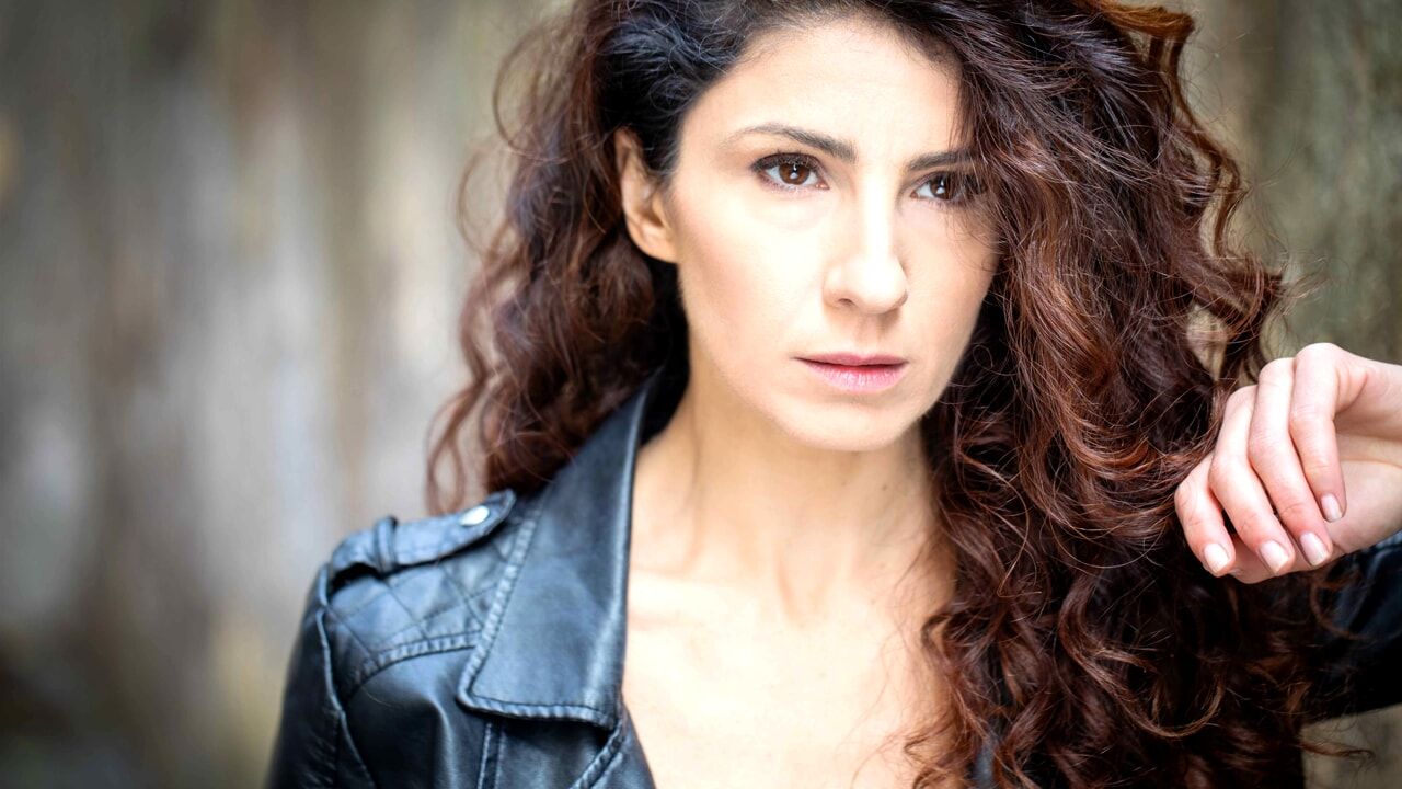 Viola come il mare 2, Ester Vinci: "Can Yaman? Come un bimbo che si ...