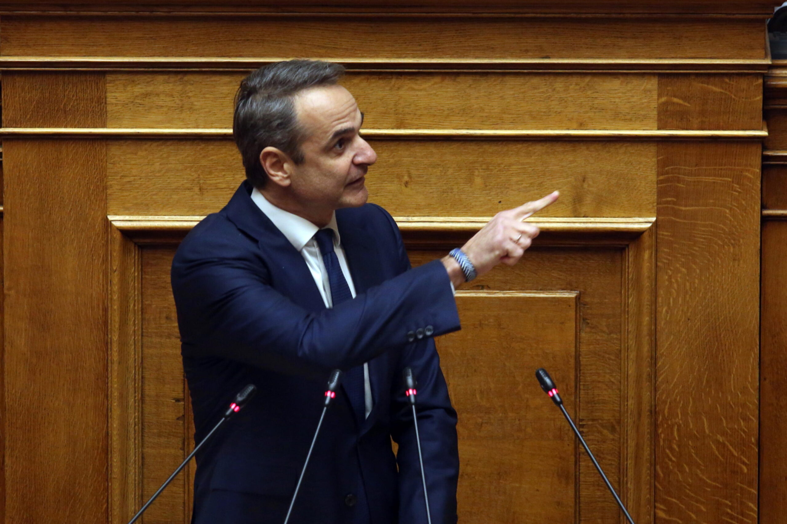 Grecia, il premier annuncia la nuova composizione del governo: i ...
