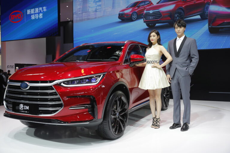 BYD Tang 2024: prezzo, dimensioni, autonomia, interni del suv cinese ...