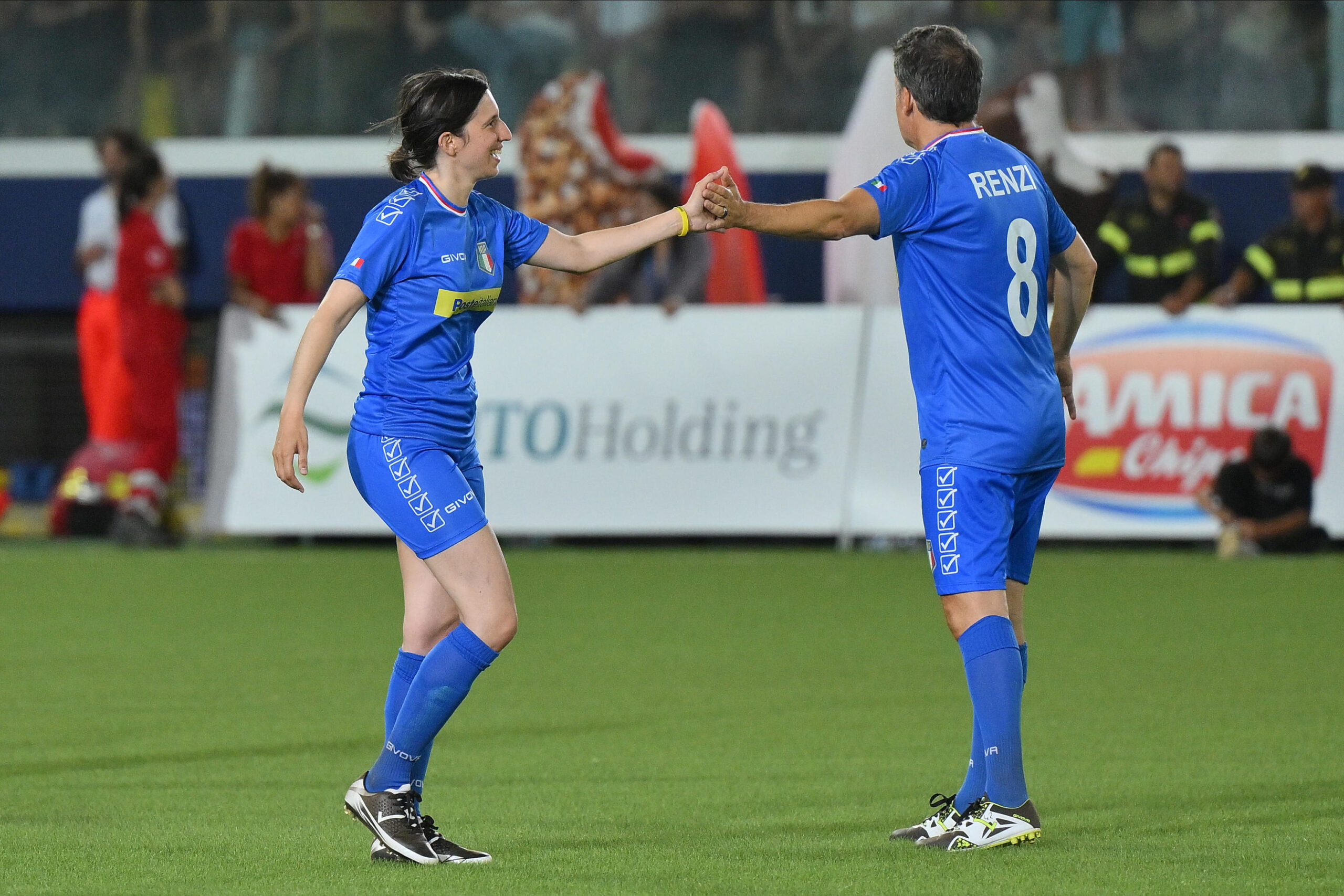 Renzi pensa al campo largo con il Movimento 5 Stelle. Ma Conte gli dice ...