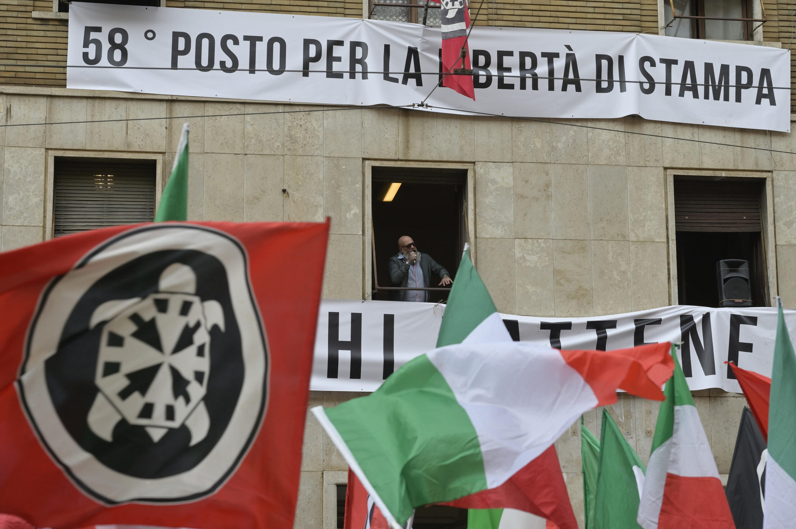 Cos'è Casapound e perché ha il simbolo della tartaruga? | FOTO • TAG24