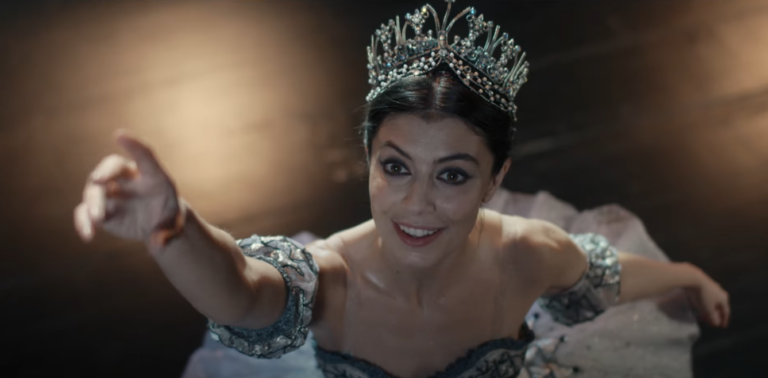 Come finisce "Carla"? Trama, cast, durata e dove vedere il film sulla ...