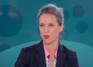 Chi è Lucie Castets, età, partito politico, biografia, marito, figli e ...