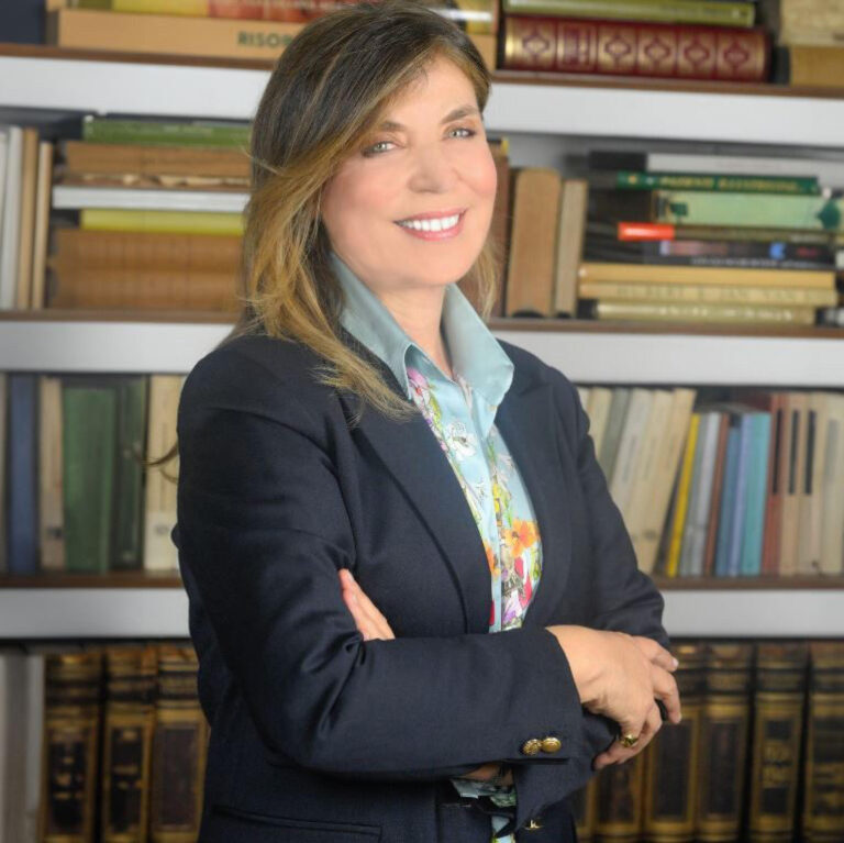 Chi è Raffaella Docimo, nuova direttrice pro-tempore del MAXXI ...