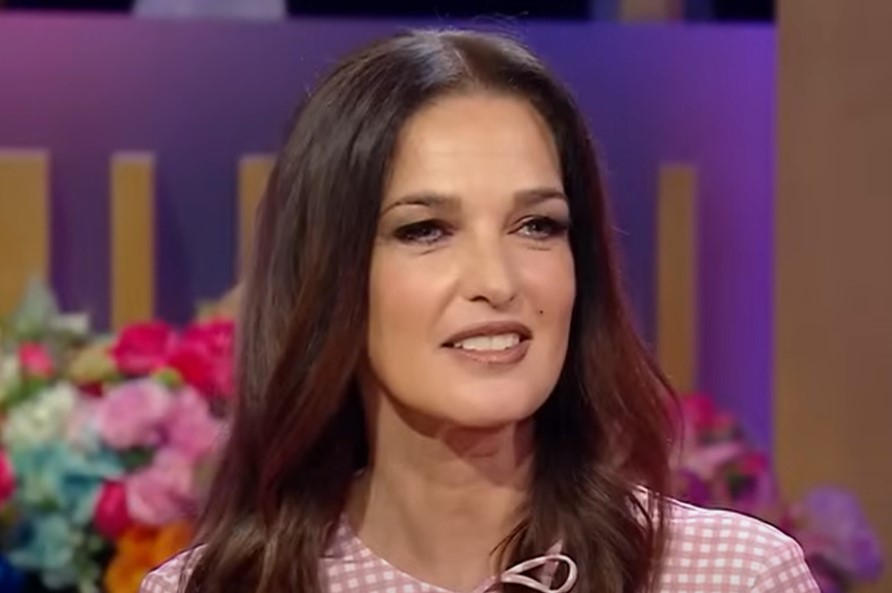 Alessia Merz, l'ex showgirl felice di essere mamma: la vita da sogno ...