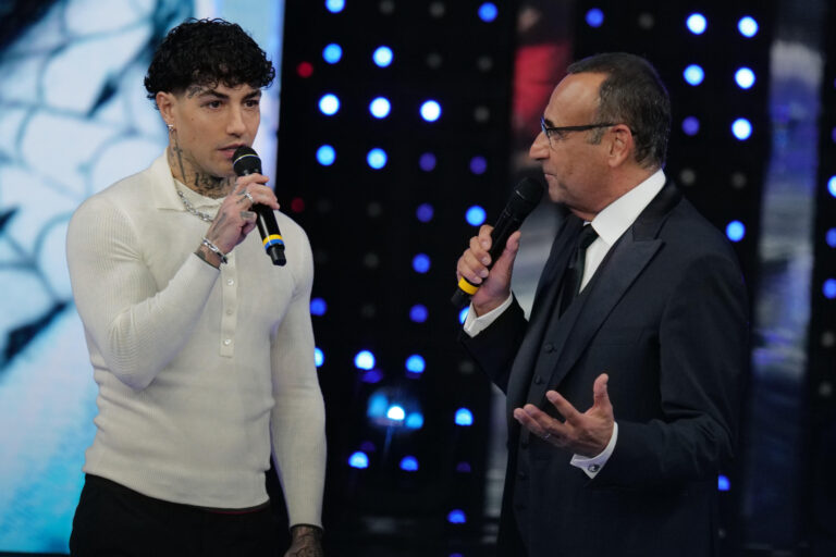 Tony Effe escluso dal Concerto di Capodanno, Rachele Mussolini ...