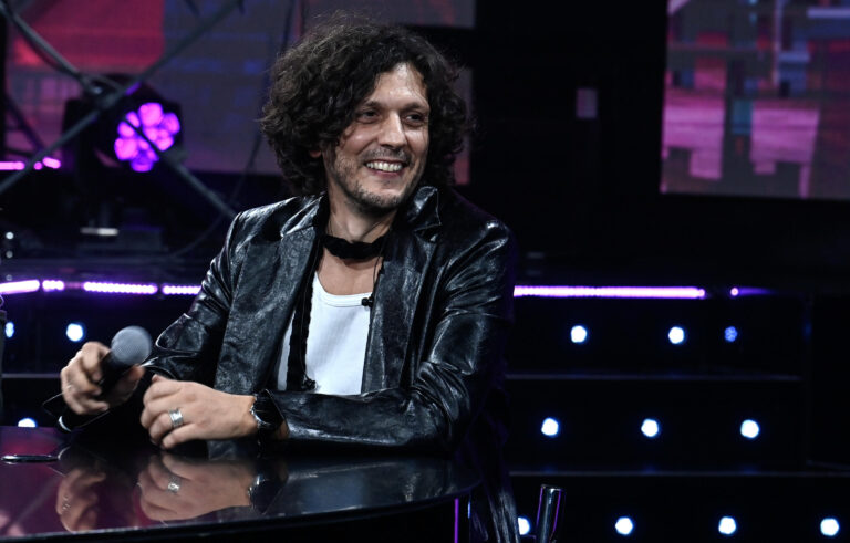 Ermal Meta torna con “Il campione”: testo e significato del singolo ...